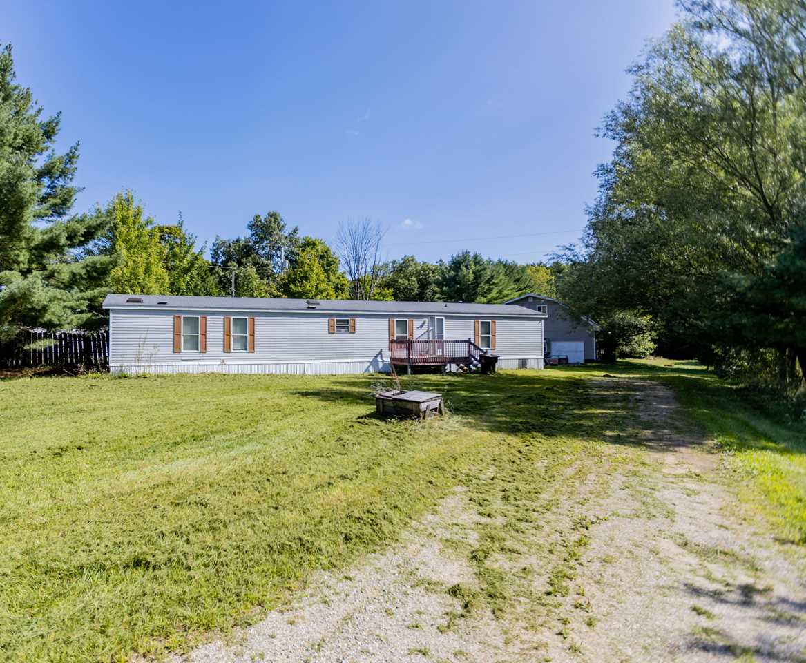 Gowen Homes for Sale. Check out our new listing in Gowen.