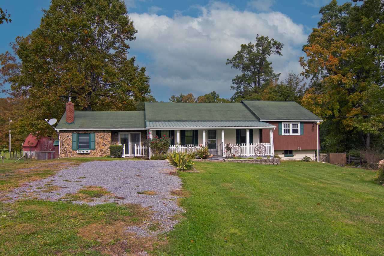 10343 Muddy Creek Mountain Rd Lewisburg, WV 24901 | MLS 22-1438