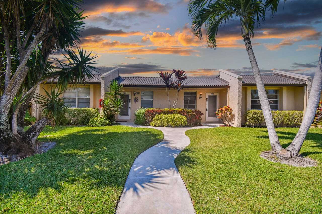 203 Lake Meryl Drive, West Palm Beach, FL 33411 | MLS #R10871051