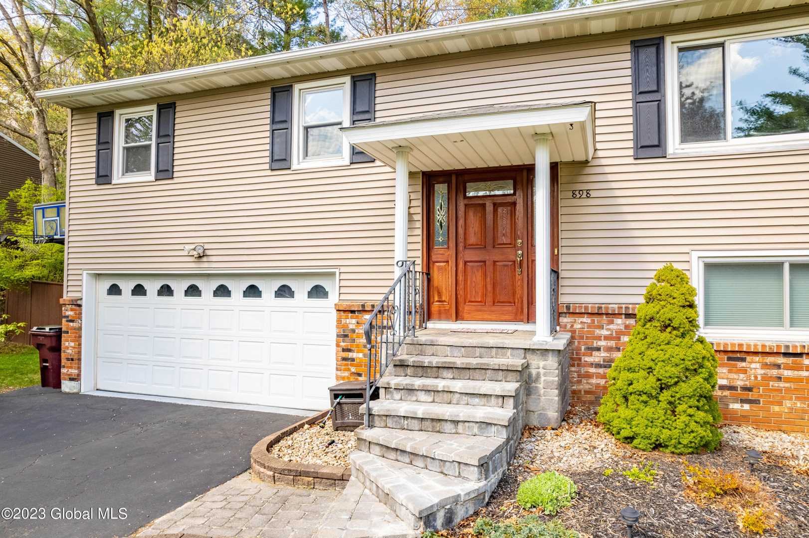 898 Pine Hill Dr Schenectady, NY 12303 | MLS 202315514