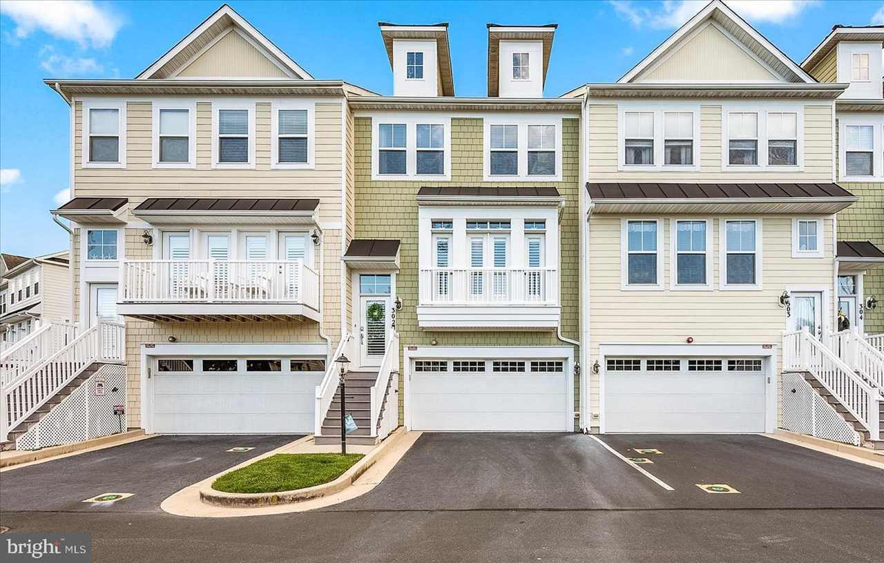 Real Estate for Sale - 10900 Holystone Ln #302 in Berlin