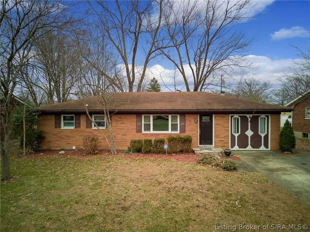 636 Florida Dr Sellersburg, IN 47172 | MLS 202305137