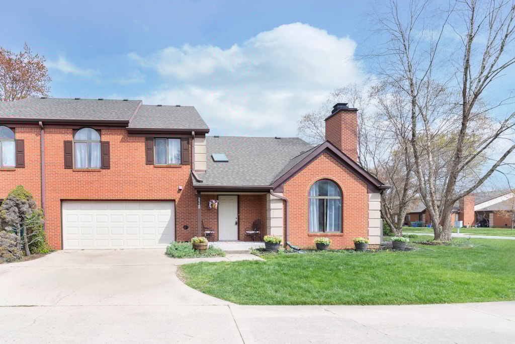 2328 Golden Oaks N Indianapolis, IN 46260 | MLS 21936712