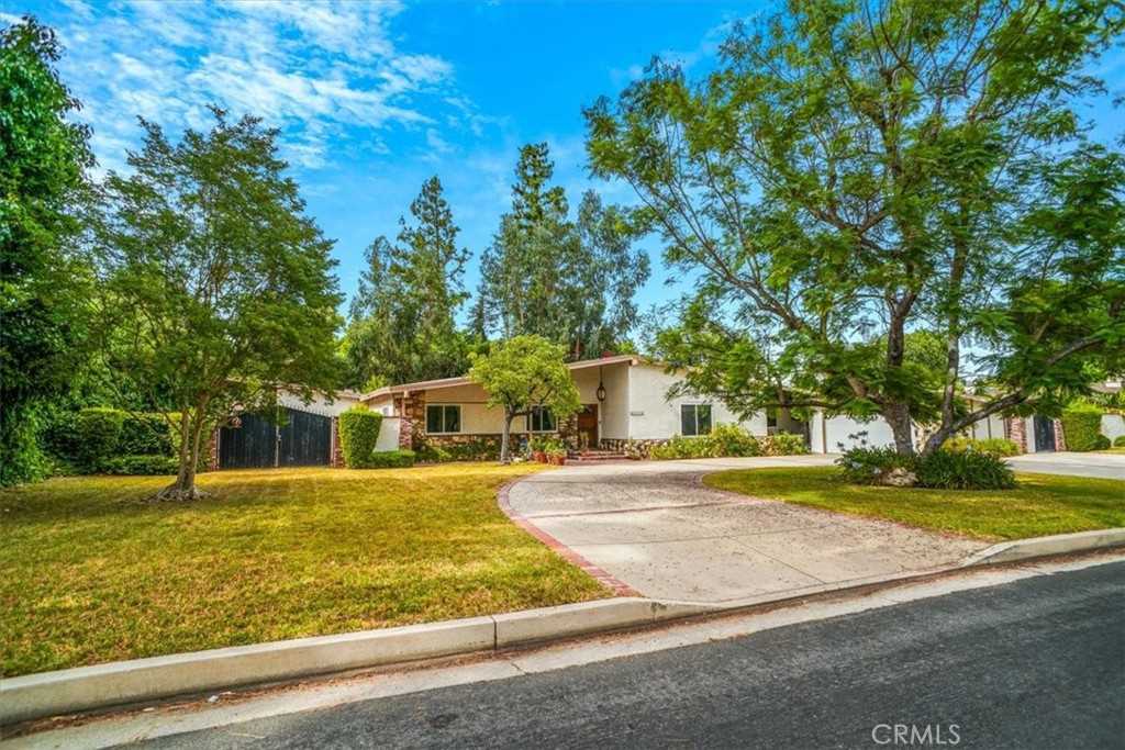 17131 Weddington St, Encino, CA 91316 | RubyHome