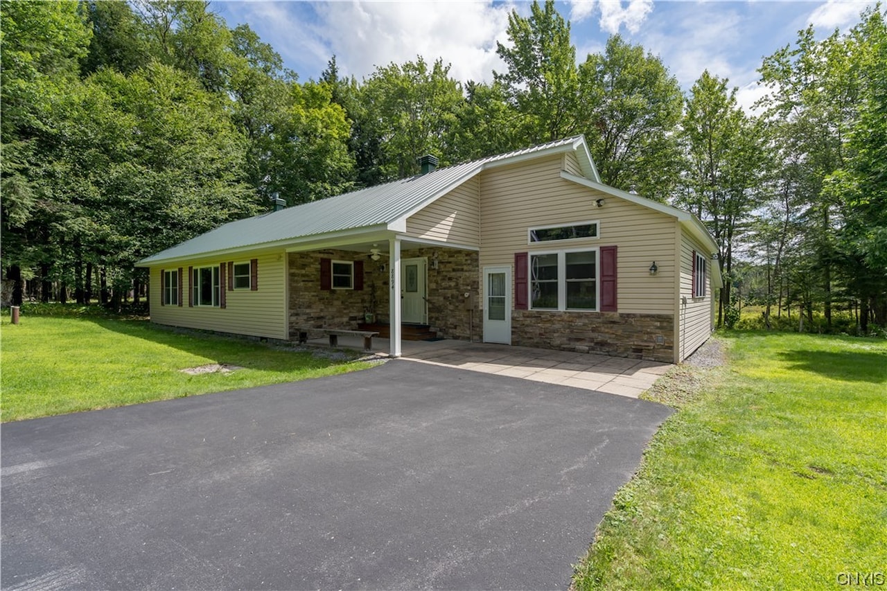 8888-8894 Long Pond Rd Croghan, NY 13327 | MLS S1491311