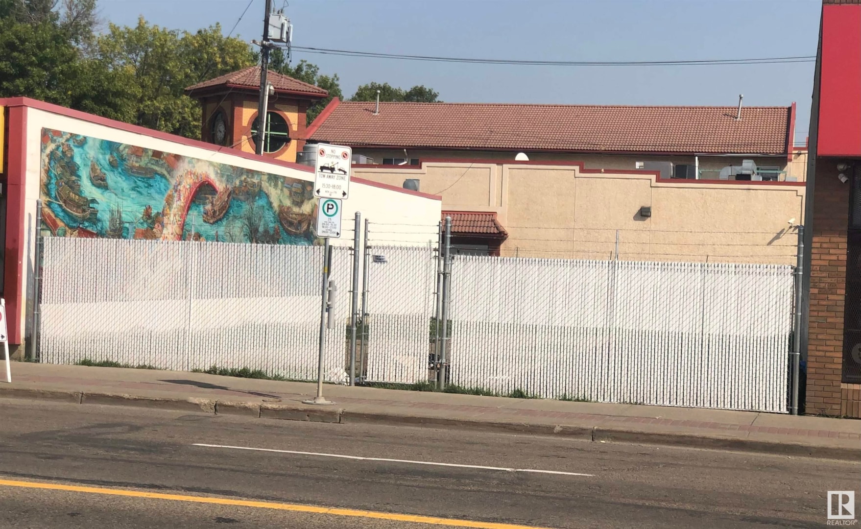 10669 97 Street Edmonton, AB T5H 2L7 | MLS® E4353843