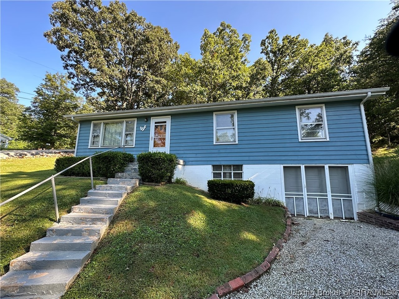 306 Amburgey Dr New Albany, IN 47150 | MLS 2023010073