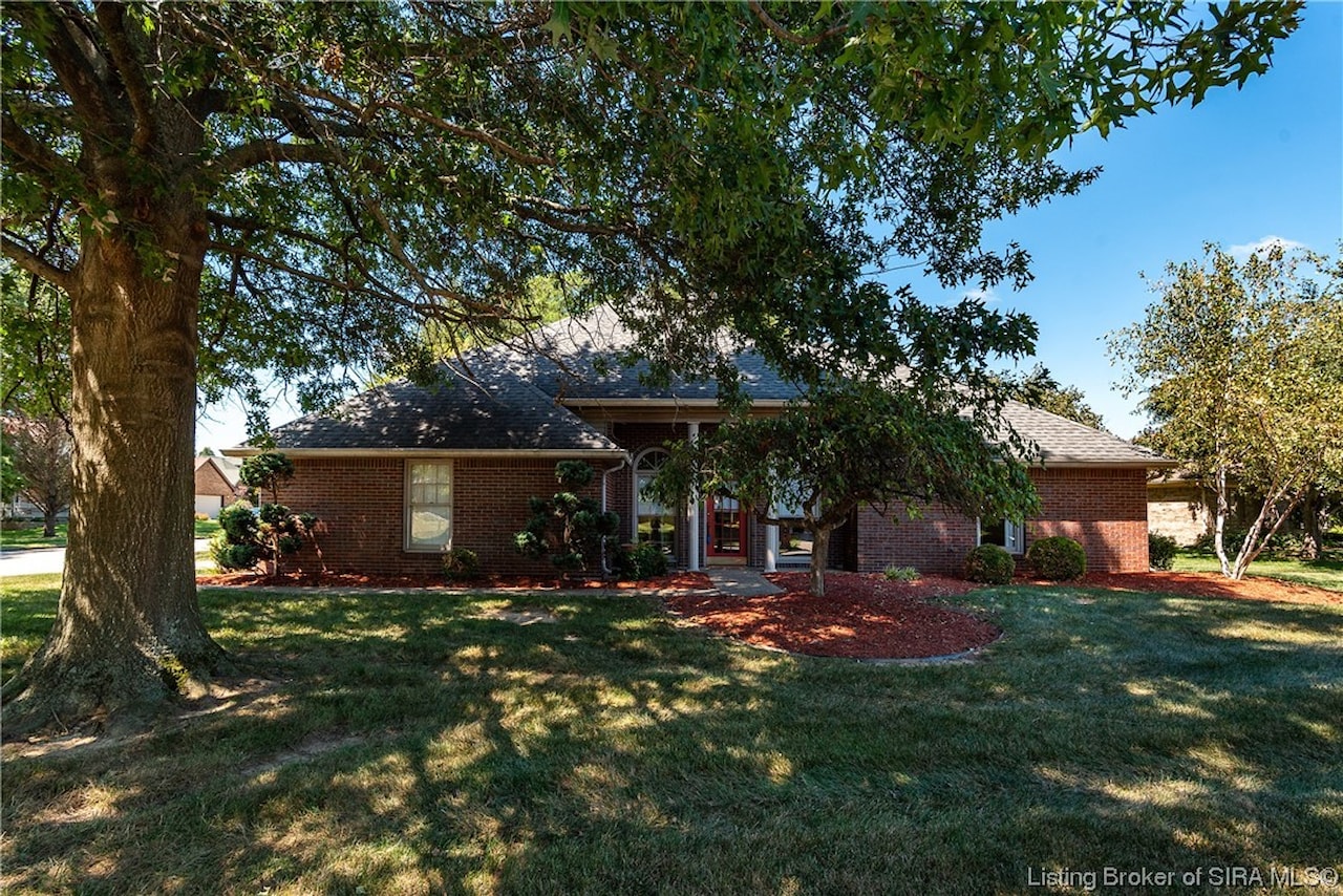 2107 Twinbrook Dr Sellersburg, IN 47172 | MLS 2023010173