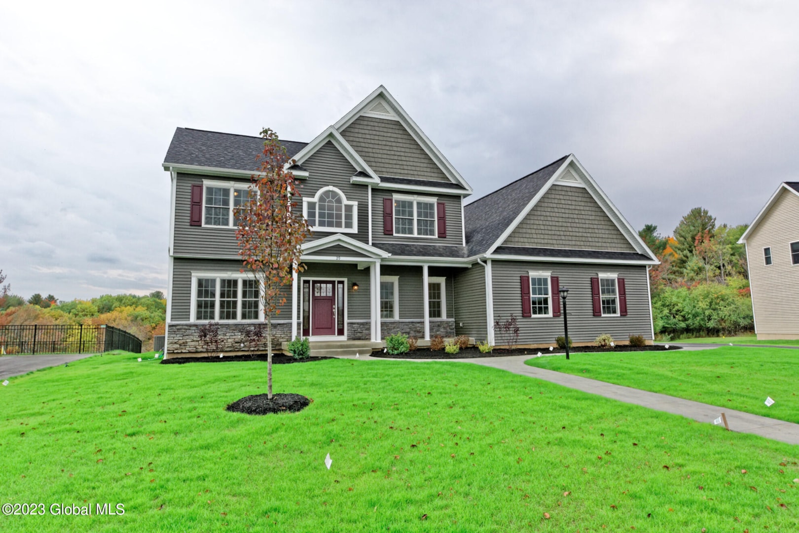 14 Royal Ct Cohoes, NY 12047 | MLS 202326168