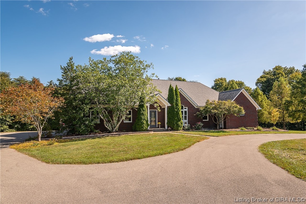5724 Pond Ridge Circle Georgetown, IN 47122 | MLS 2023011122