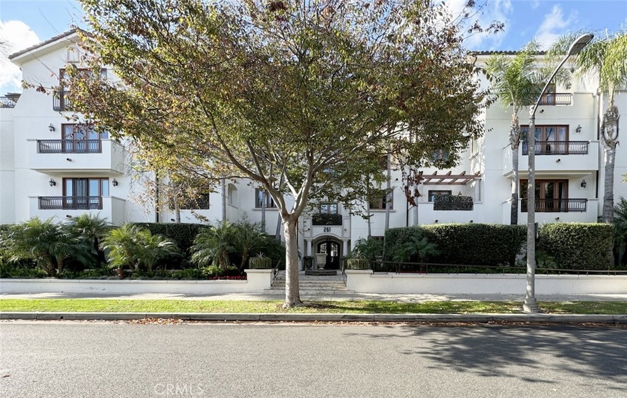 261 S Reeves Dr #104, Beverly Hills, CA 90212 | RubyHome