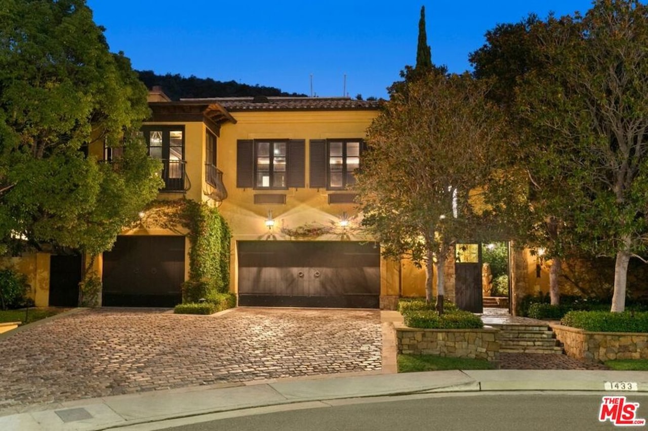 1433 Via Anita Pacific Palisades CA 90272 MLS# 23338627 - MrWestside