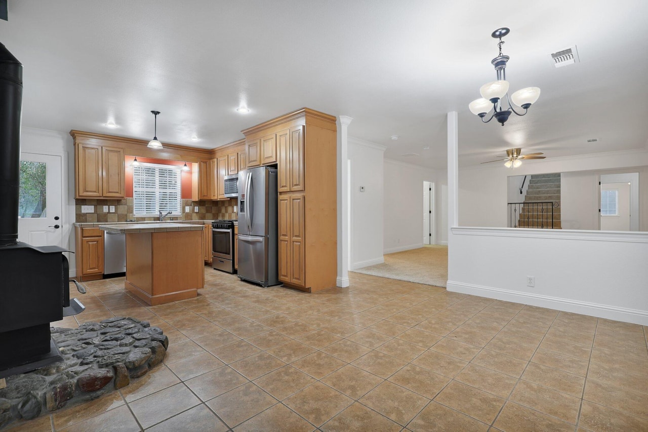 20043 Sylvia Ln Redding, CA 96002 | MLS 23-4938