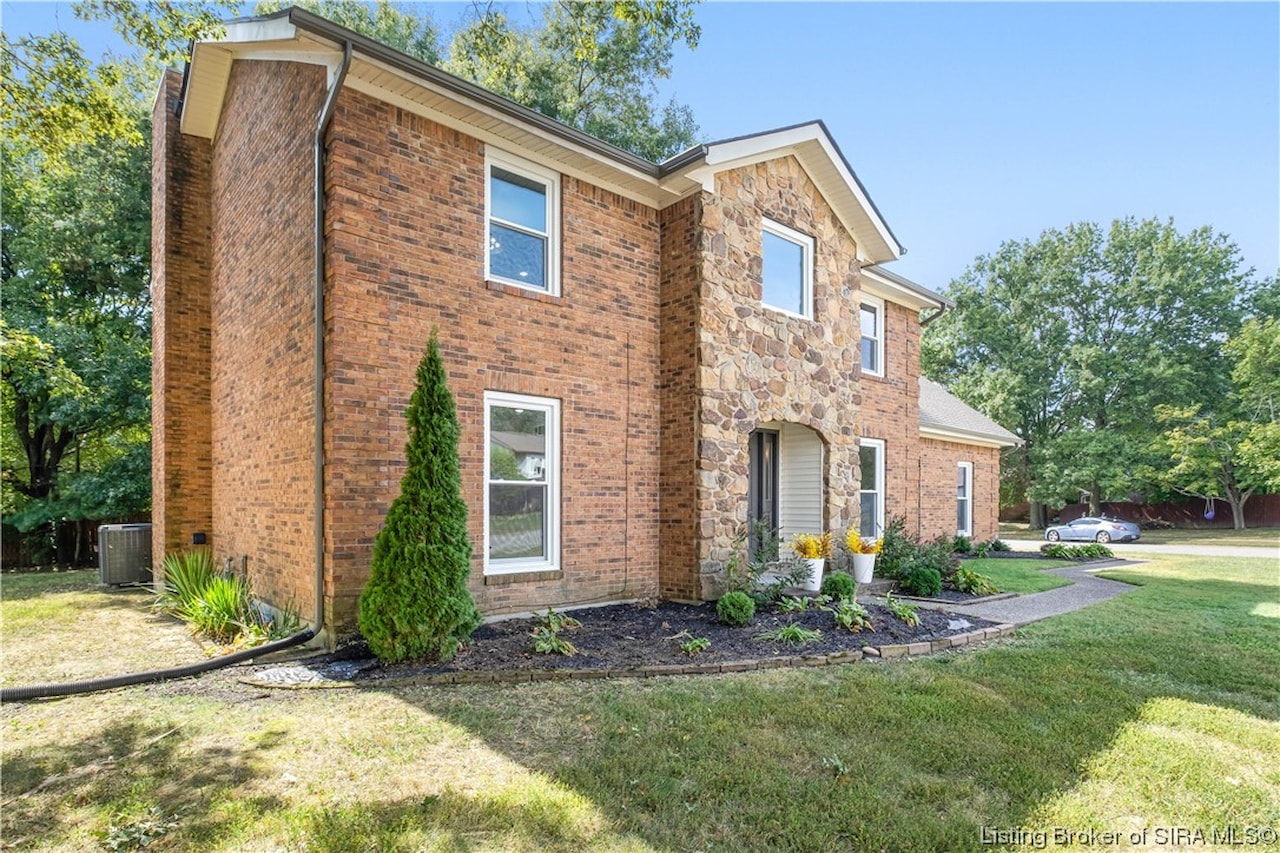 3621 Greenfield Dr New Albany, IN 47150 | MLS 2023011944