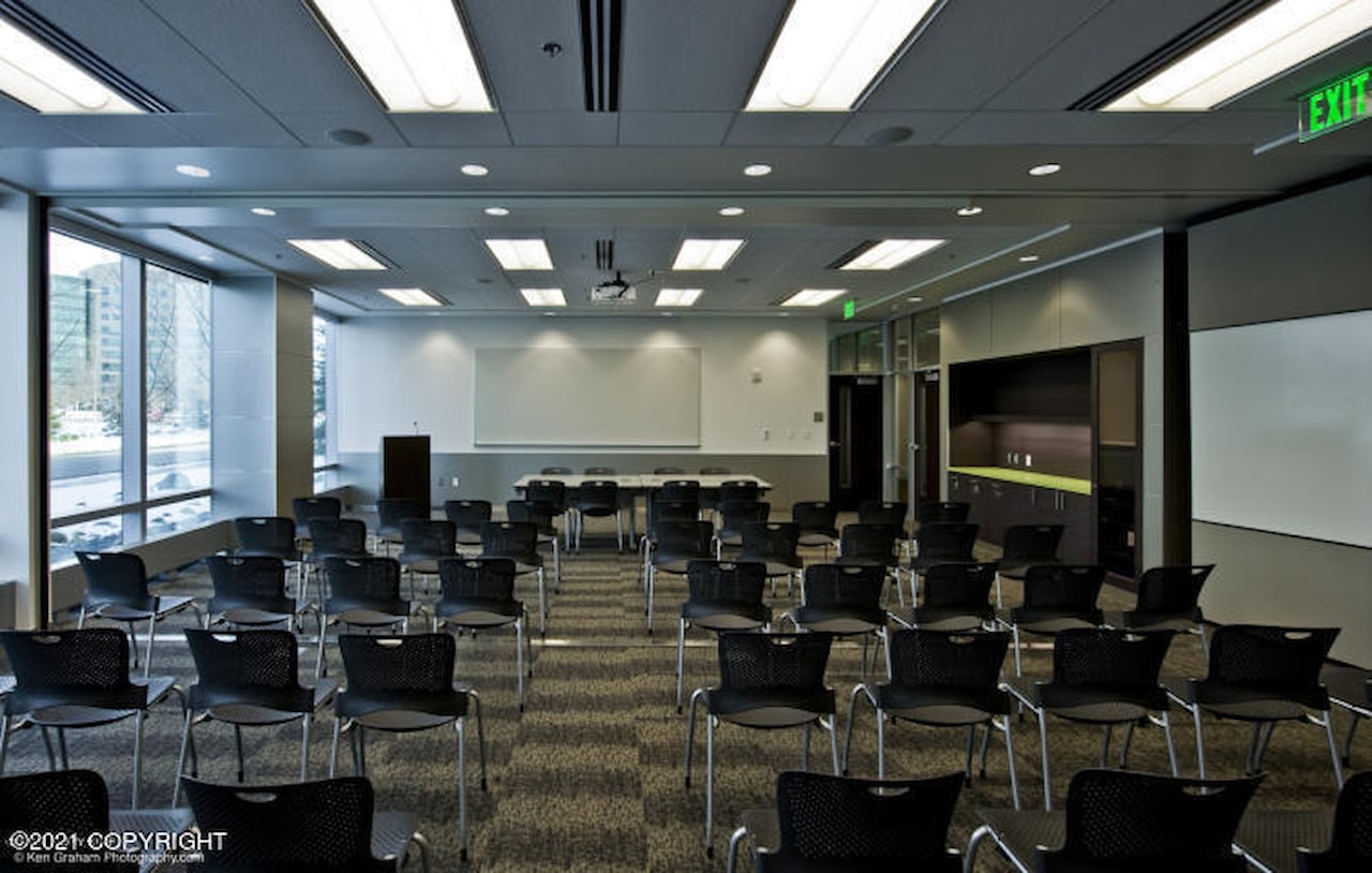 3700 Centerpoint Dr #105 Anchorage, AK 99503 | MLS 21-10607