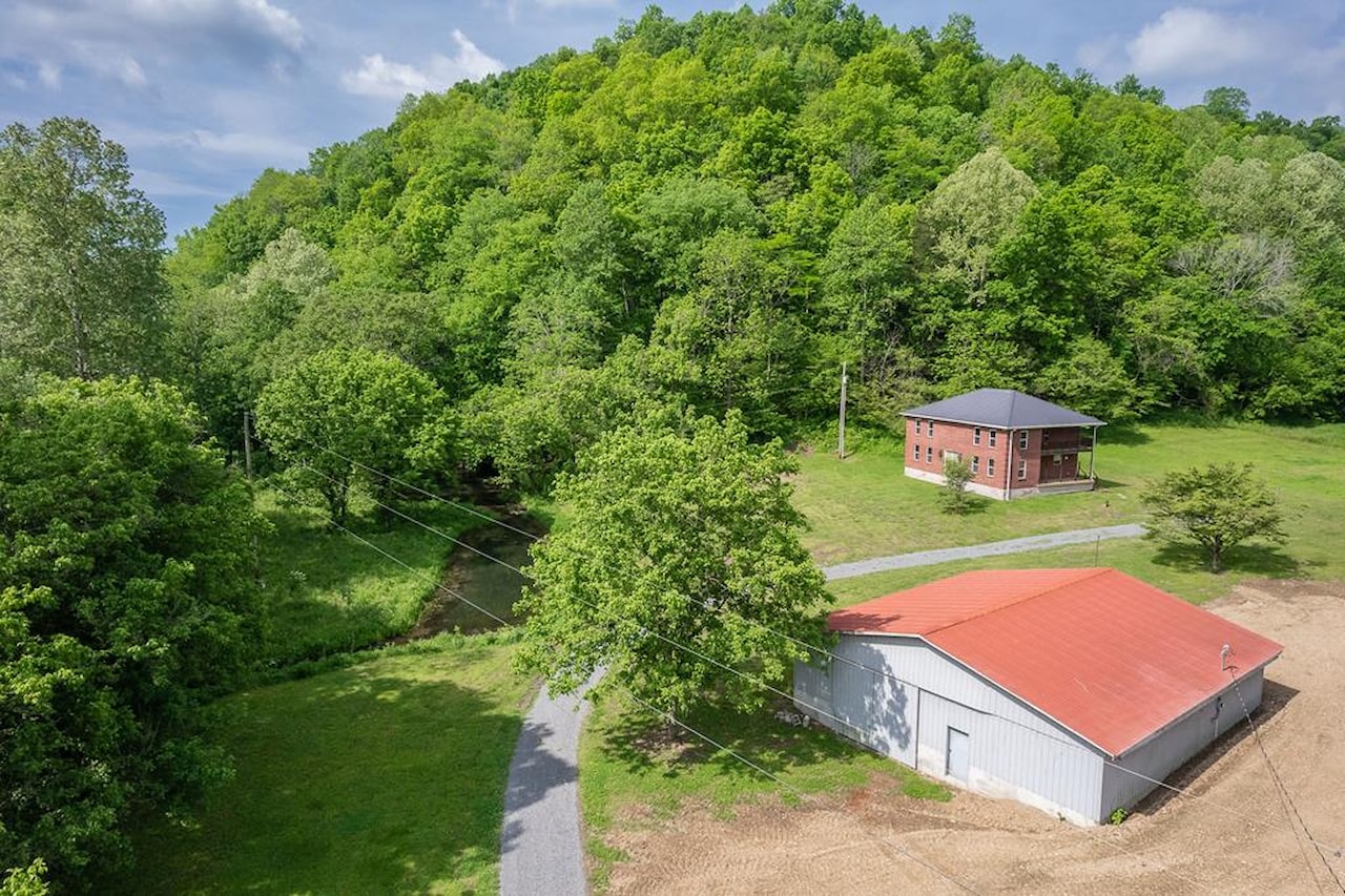 897 Crabtree Creek Rd Whitleyville, TN 38588 | MLS 225418