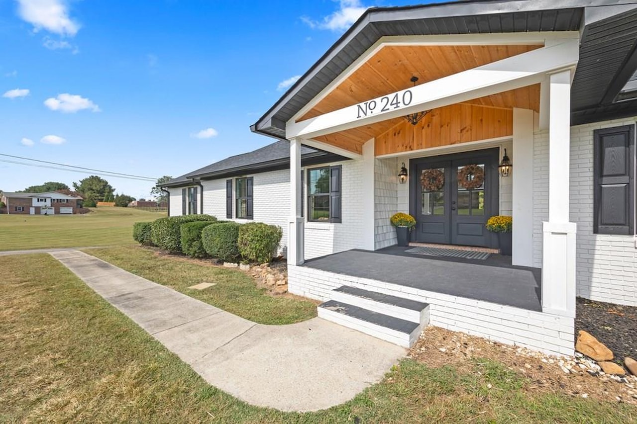 240 Oakland Drive Sparta, TN 38583 | MLS 225436