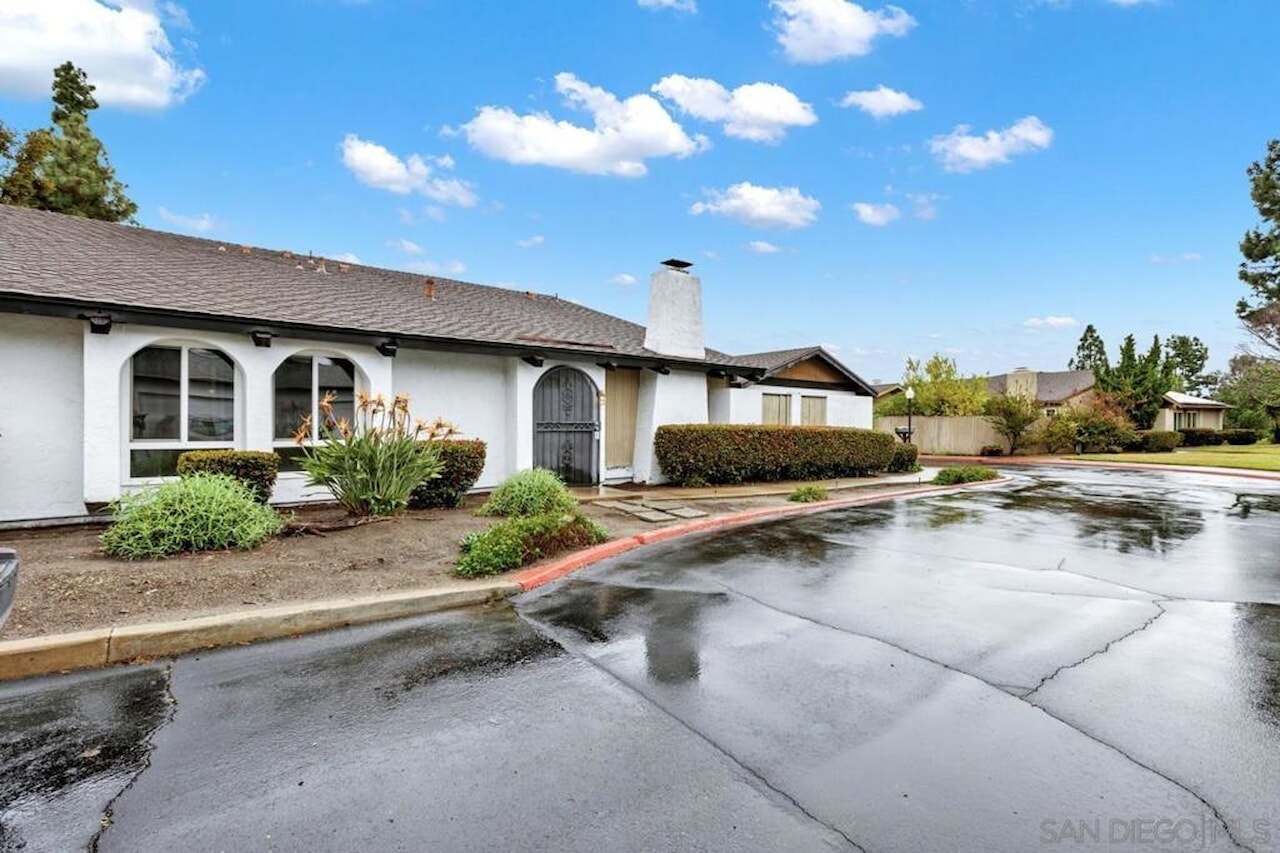 2242 Peach Tree Ln, Spring Valley, CA 91977 | RubyHome