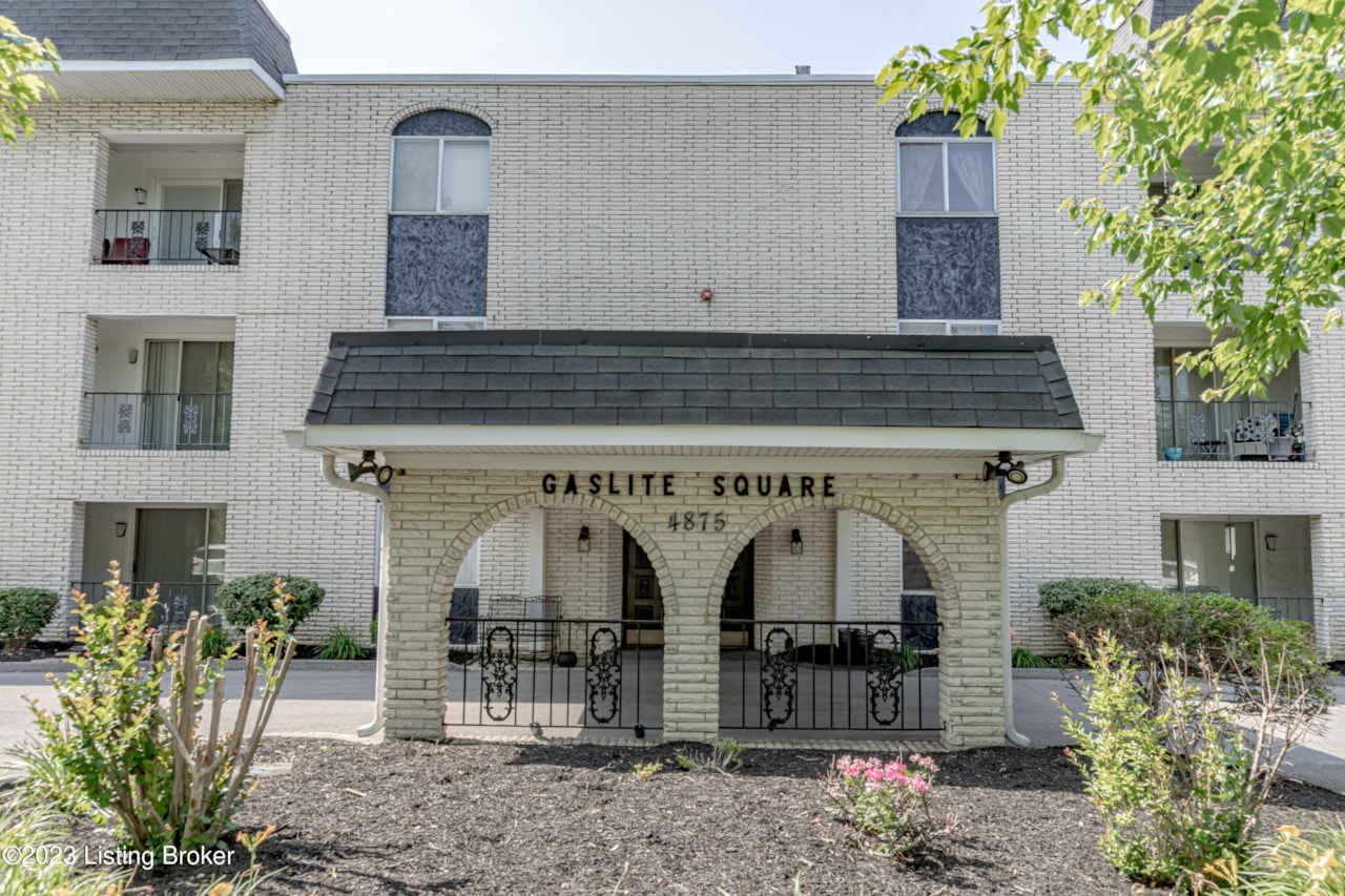 4875 Sherburn Ln #2I, Louisville, KY 40207 - Gaslite Square $156,000
