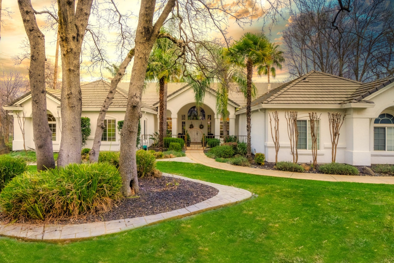 7803 Camino Del Encina Drive, Redding, CA 96001 | MLS 24-868