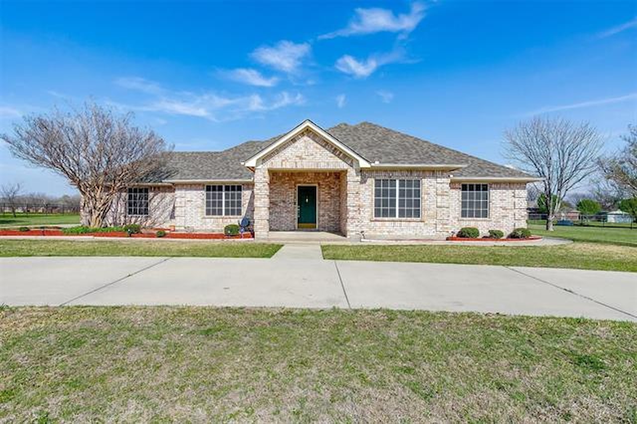 1816 County Loop Road, Saginaw, TX 76179 | KnoxRE.com