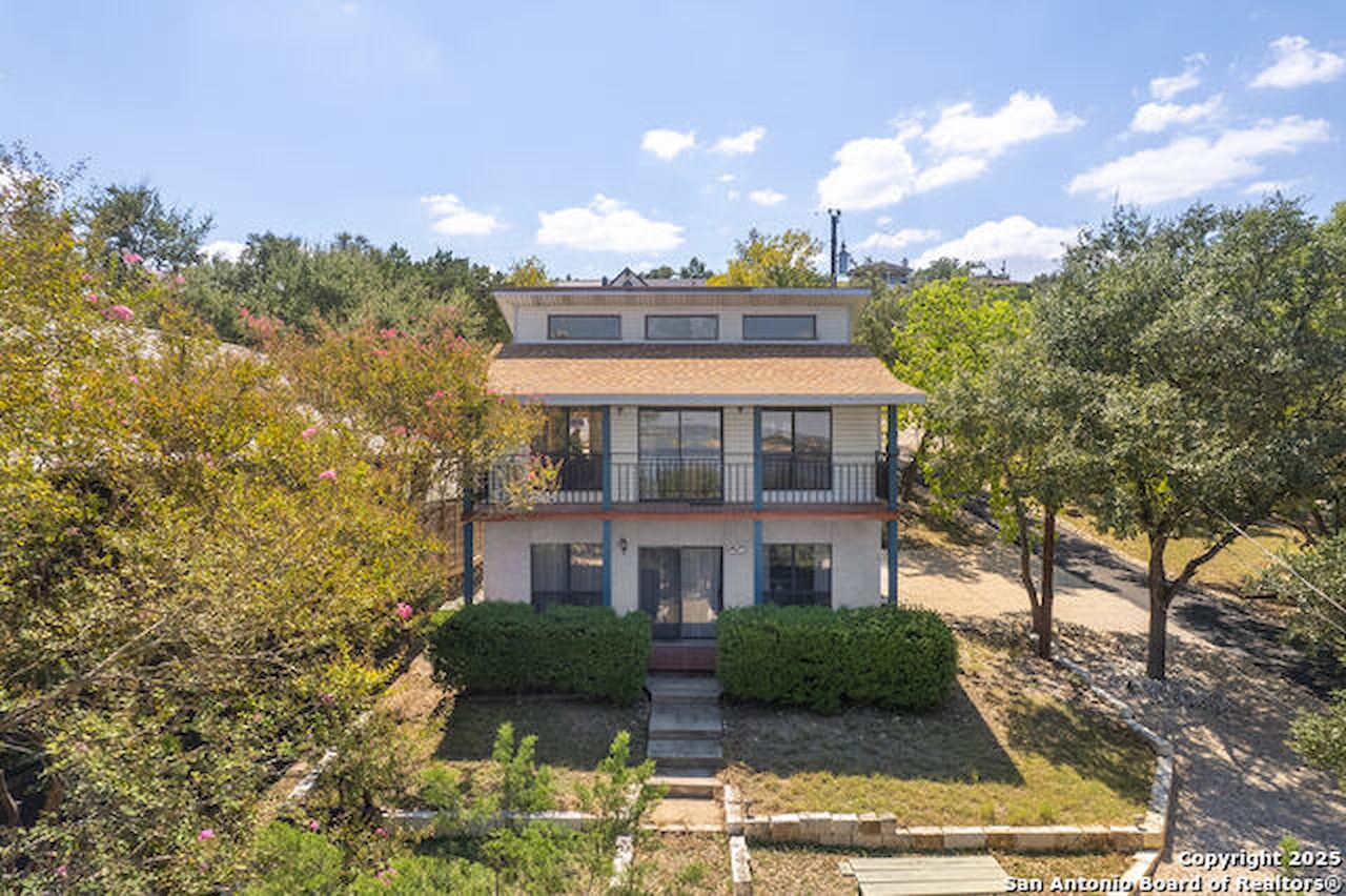 1021 Hillcrest Forest - Canyon Lake, TX 78133 - home for sale