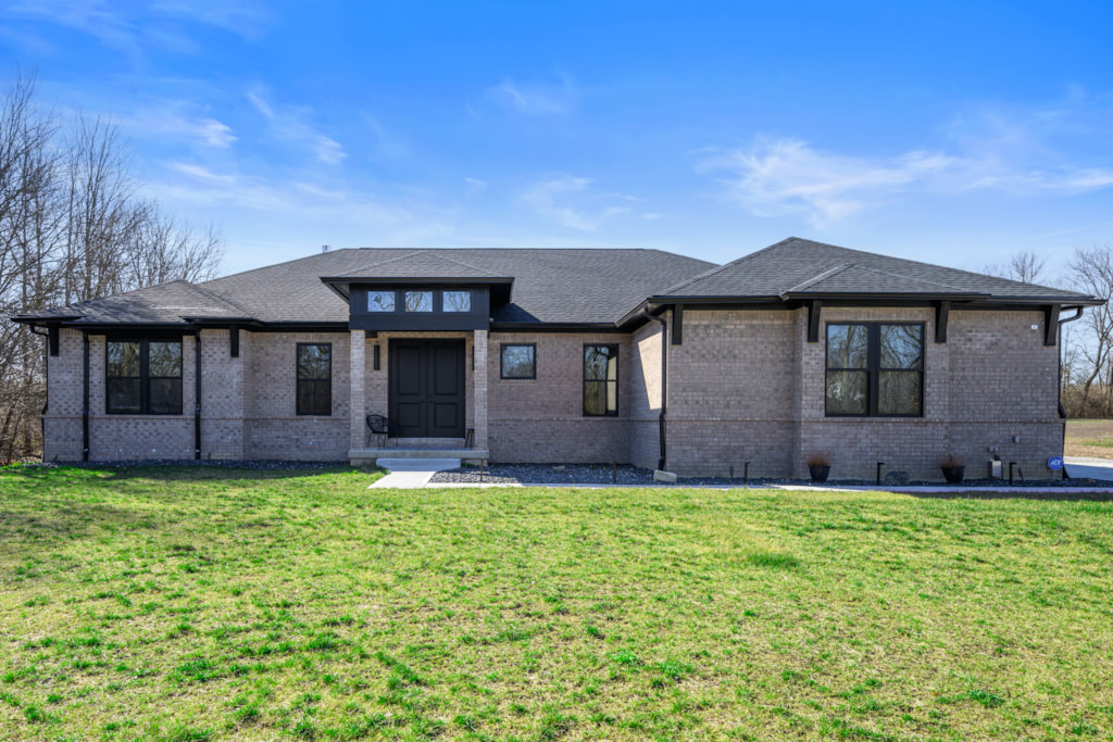 11223 Mossy Creek Ln, Indianapolis, IN 46259 | MLS #21941759