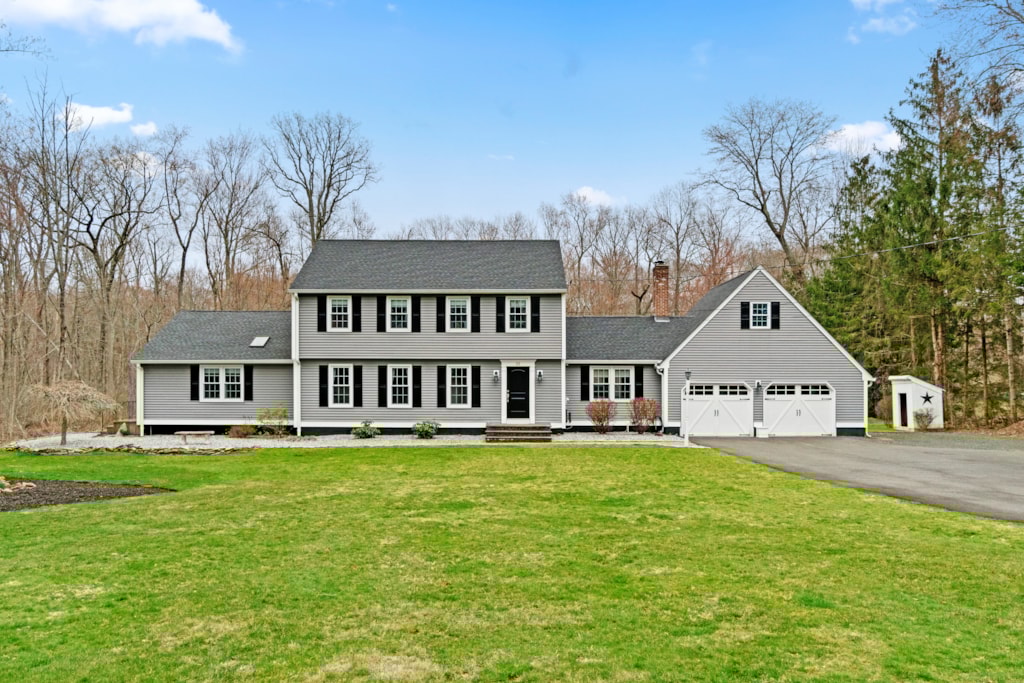 25 Laurelwood Dr Wallingford, CT 06492 | MLS 24005400