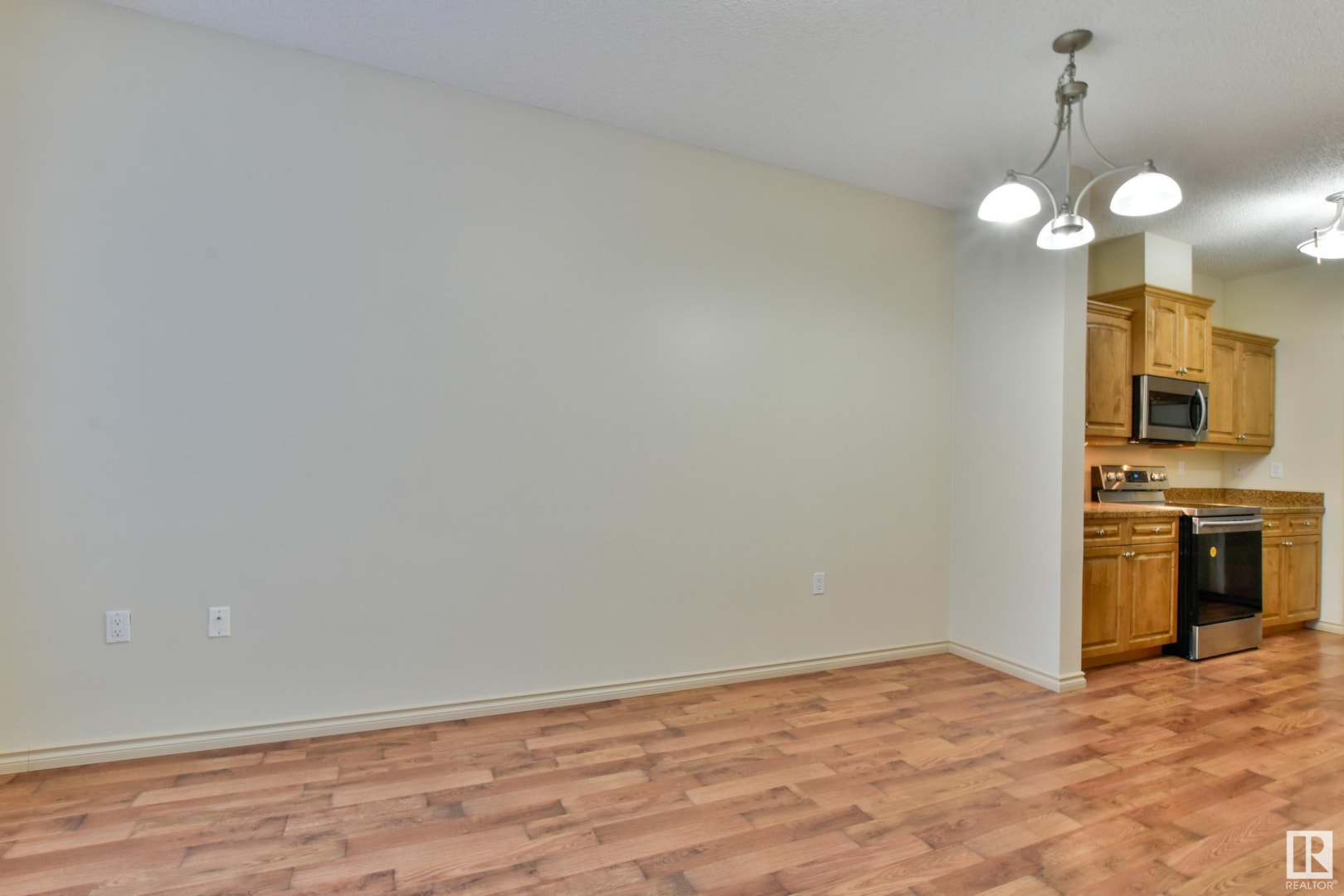 # 104 9820 165 Street Edmonton, AB T5P 0N3 | MLS® E4376196