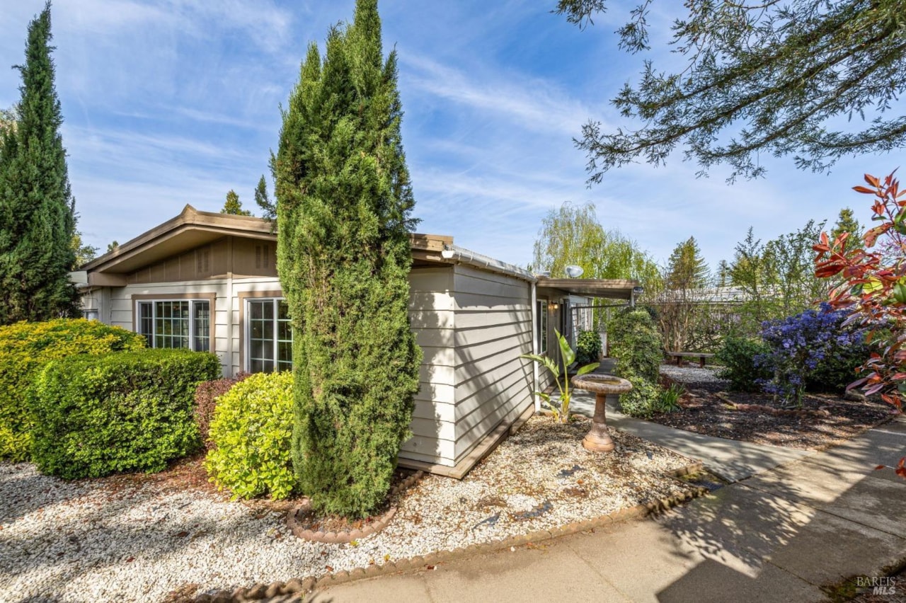 176 Sequoia Circle Santa Rosa, CA 95401 | MLS 324020653