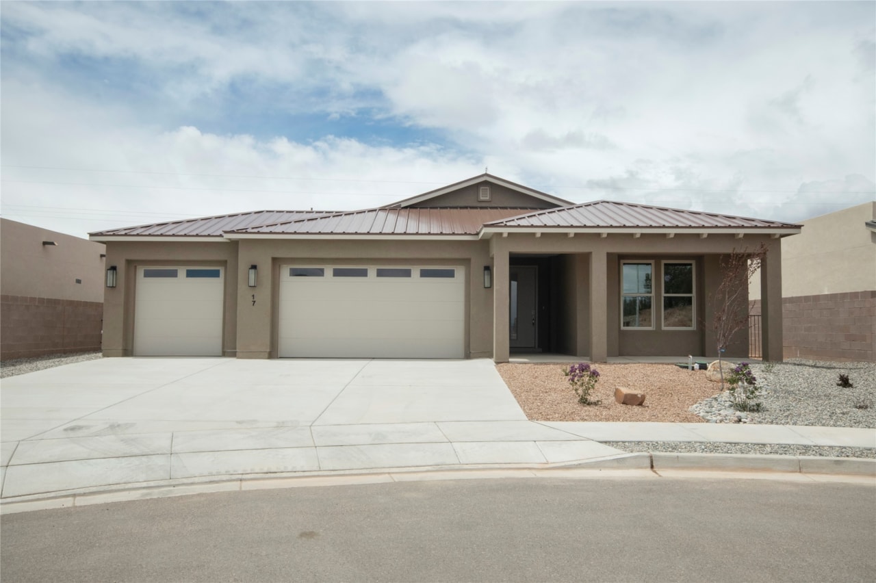 17 Confianza, Los Alamos, NM 87547 - MLS#202401622 | Tercero Agency