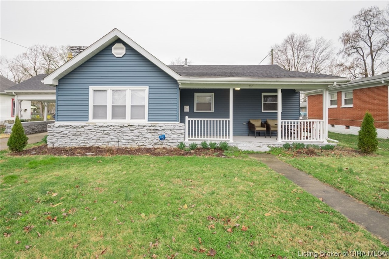 214 Broadway St Sellersburg, IN 47172 | MLS 202406306