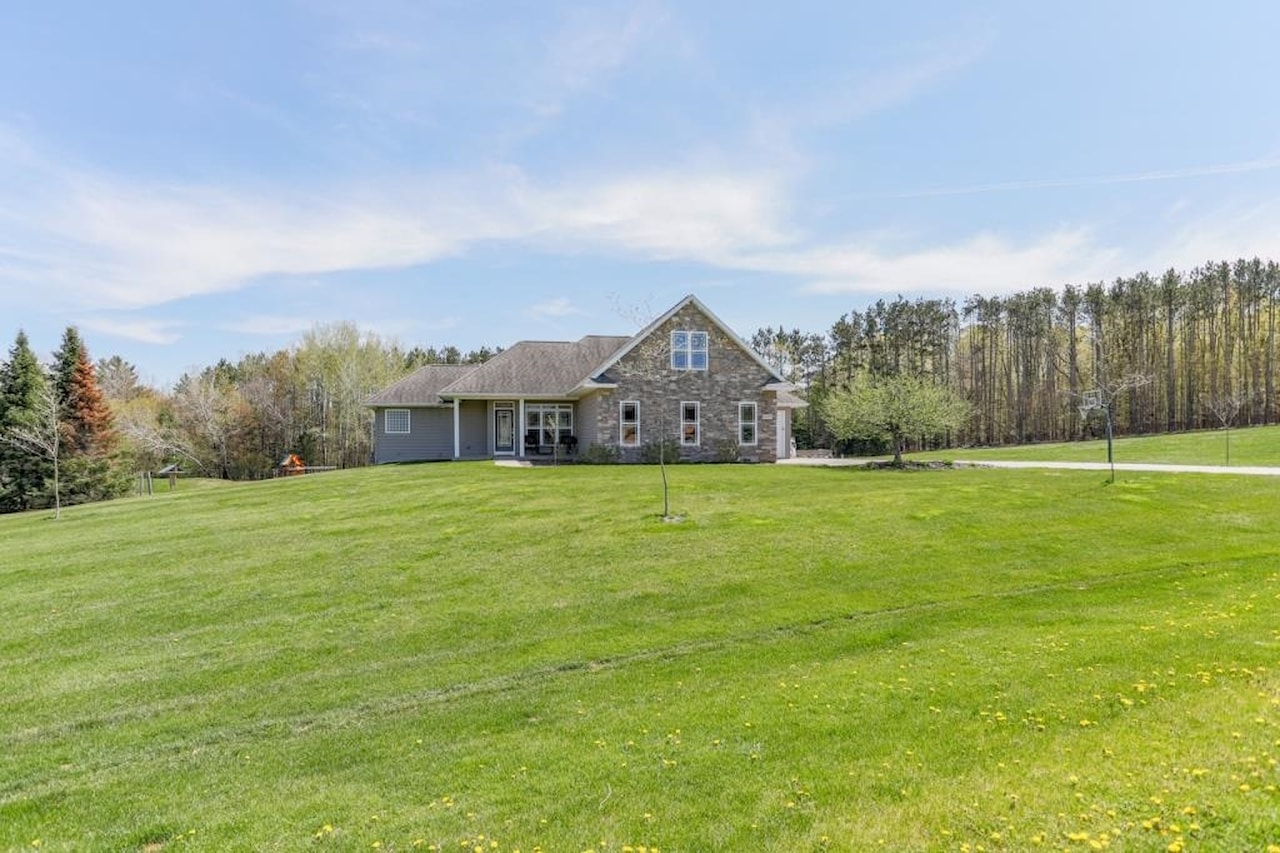141009 Rocking Horse Road Marathon, WI 54448 | MLS 22401756