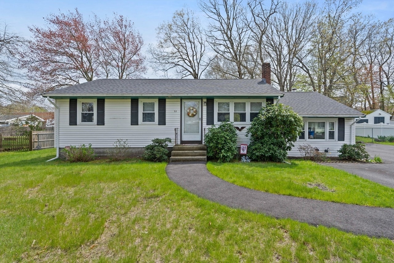 32 Joyce Ave Whitman, MA 02382 | MLS 73235460