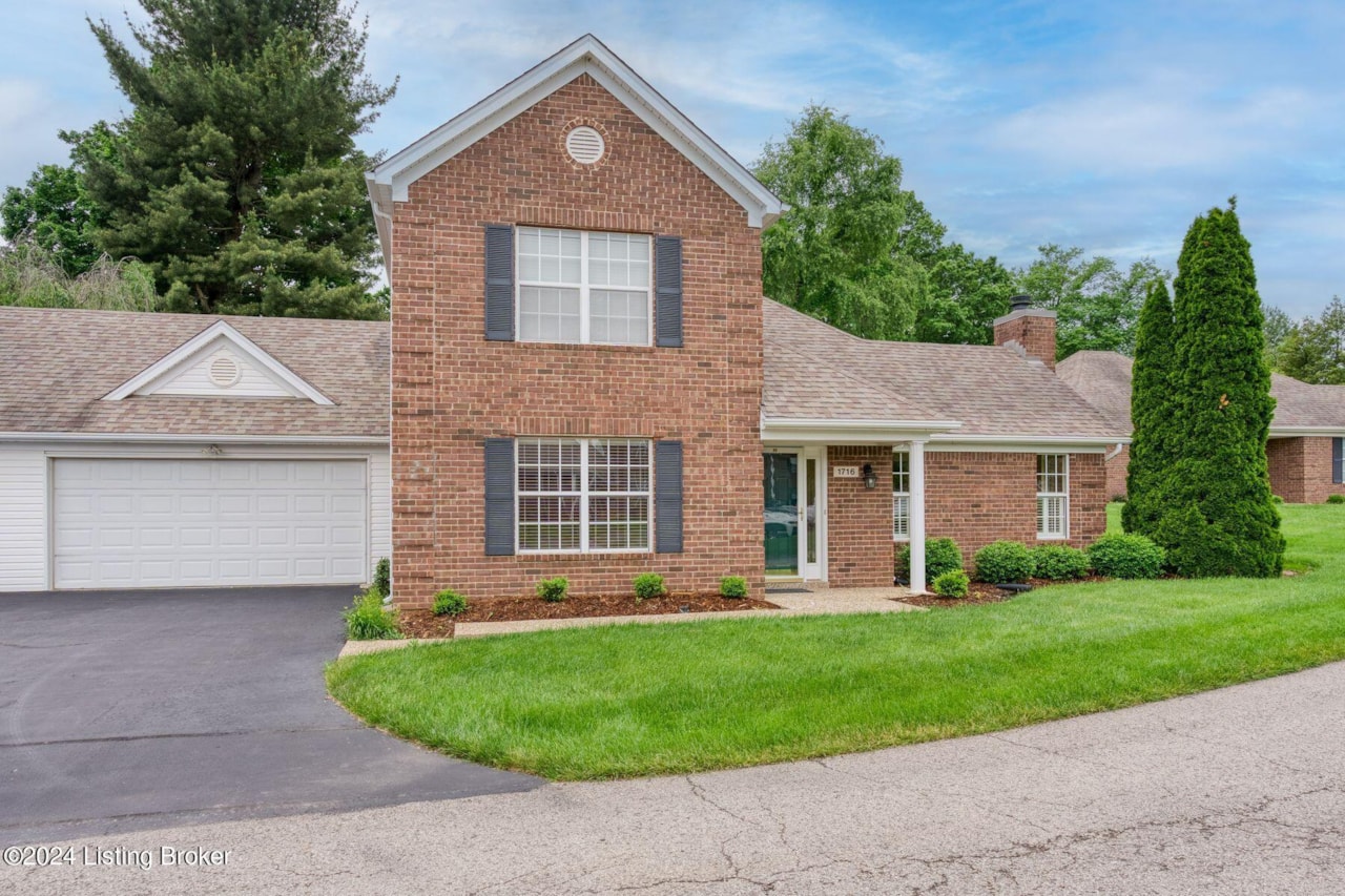 condo for sale at 1716 Eagle Creek Pl Louisville KY 40222 - MLS #1660454