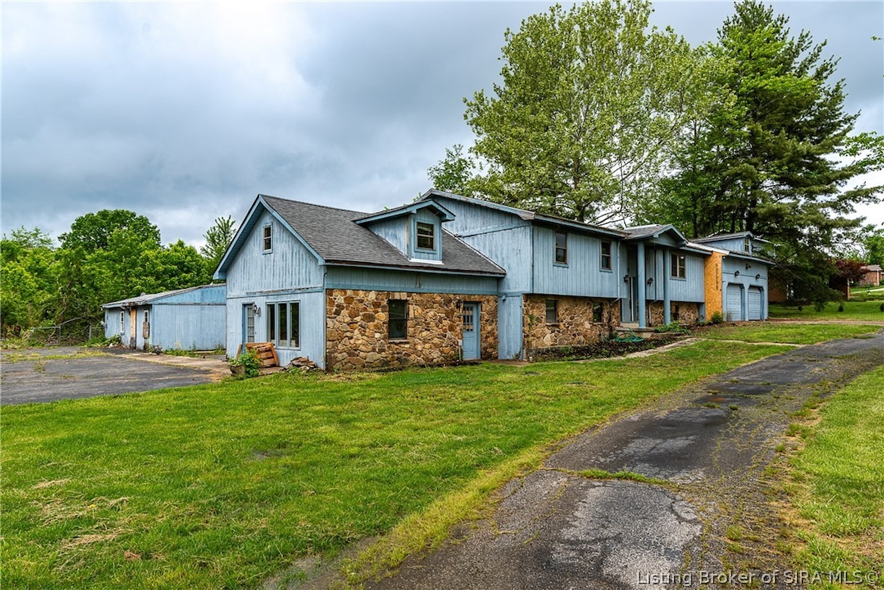 2331 Allentown Rd Sellersburg, IN 47172 | MLS 202407830