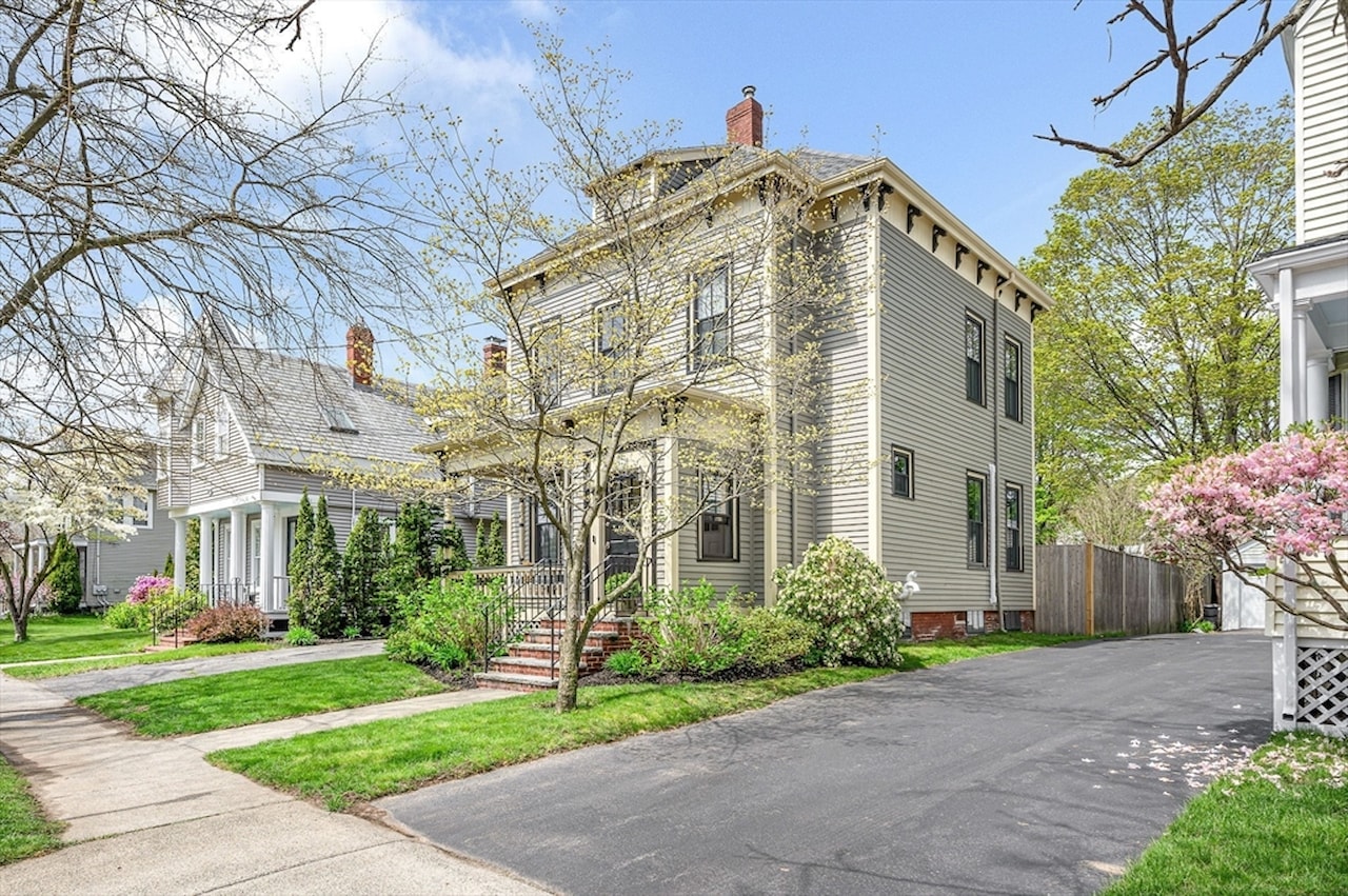 104 Cottage St Melrose, MA 02176 | MLS 73237406