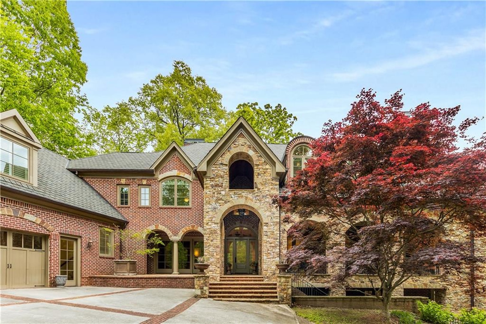 960 W Kingston Drive Atlanta, GA 30342 | MLS 7370090