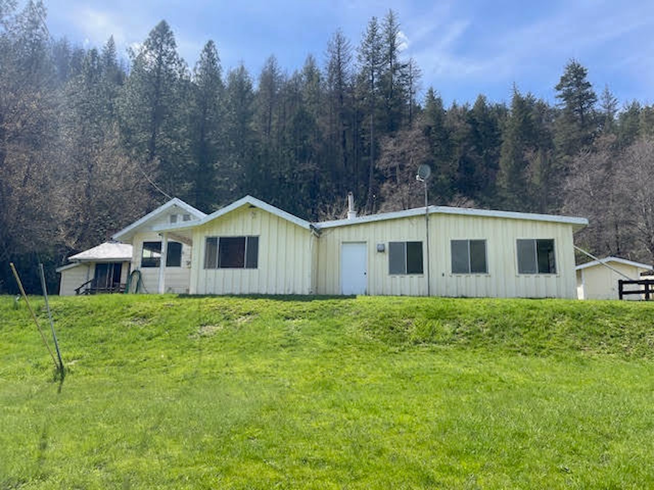 59799 State Hwy 299 Douglas City, CA 96024 | MLS 24-1448