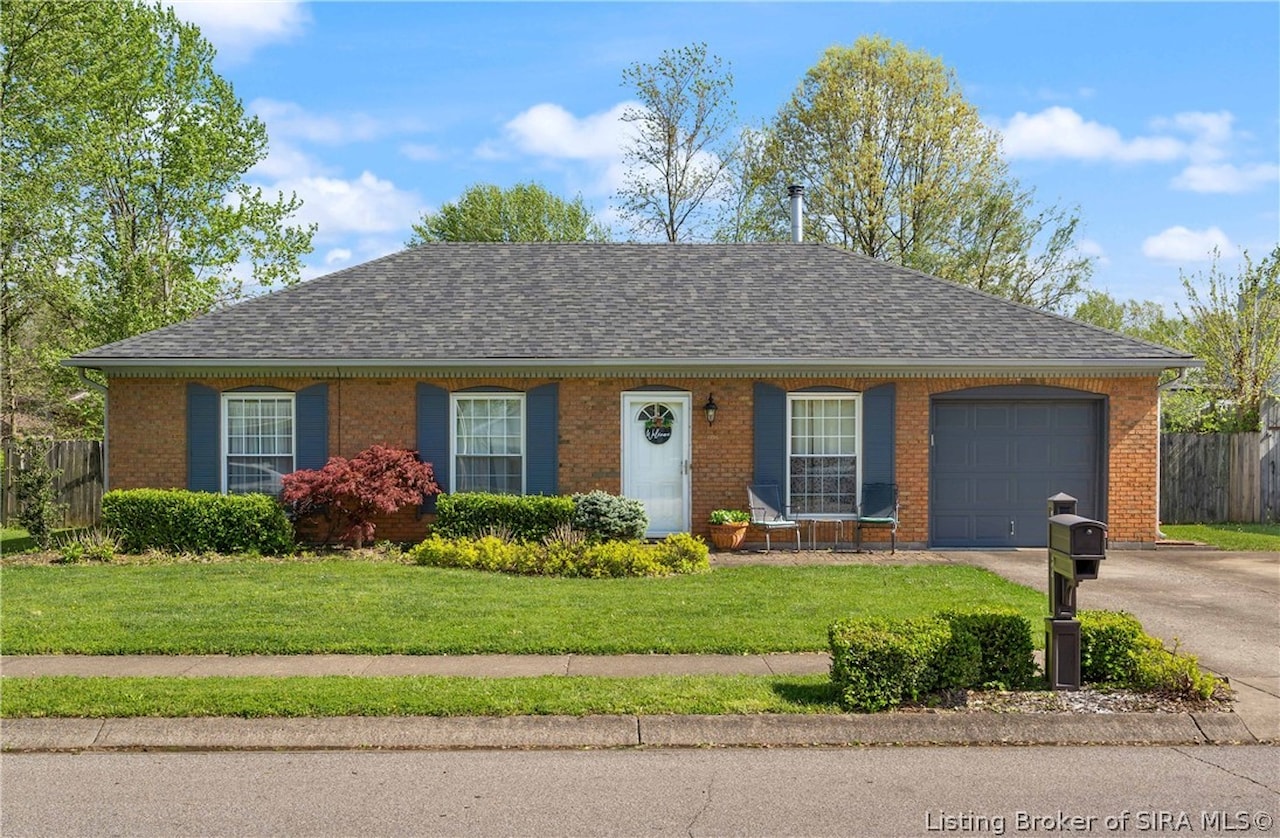 2512 Bishop Rd Jeffersonville, IN 47130 | MLS 202407268