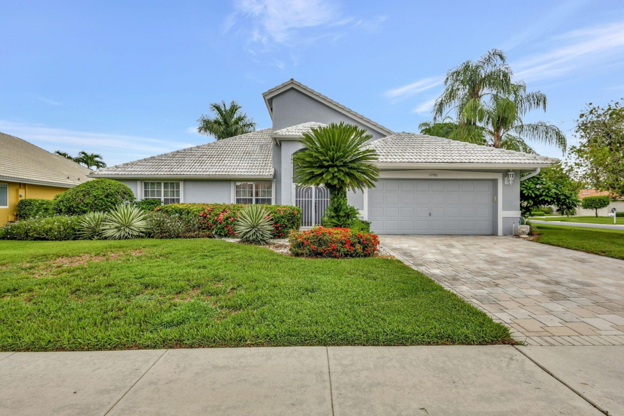 12486 Dogleg Drive Boynton Beach, FL 33437 | MLS R10990448