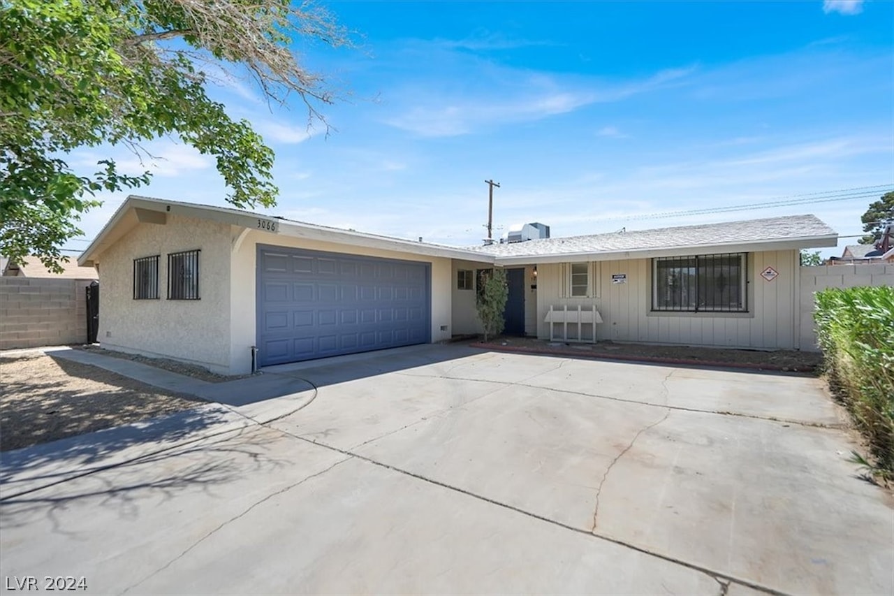 3066 E Saint Louis Ave Las Vegas, NV 89104 | MLS 2584507