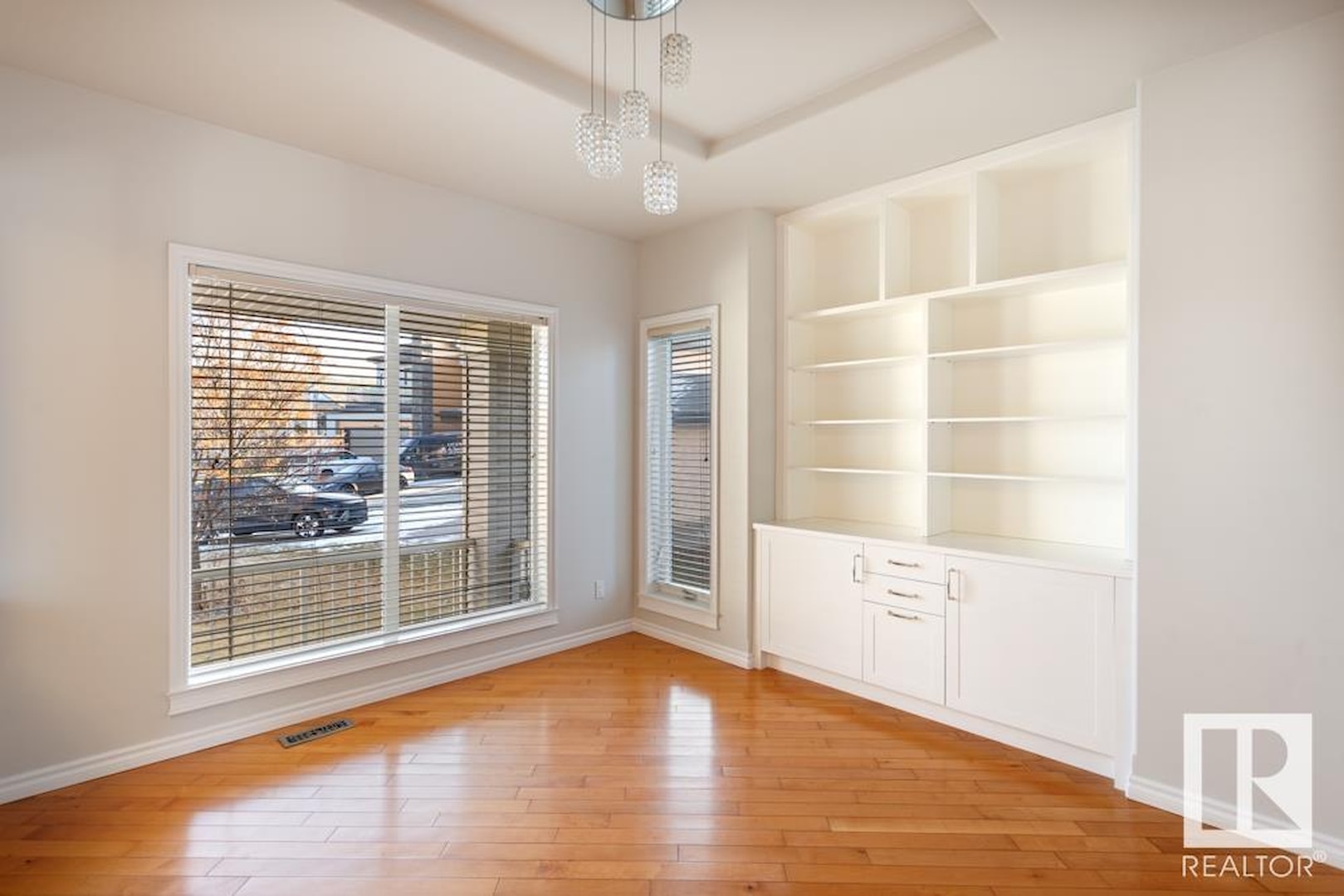 330 Cutts Court Edmonton, AB T6V 1M7 | MLS® E4389435