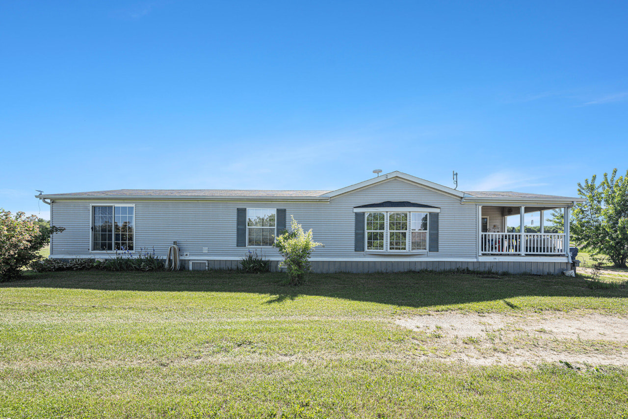 7066 Neff Rd Edmore, MI 48829 | MLS 24027677