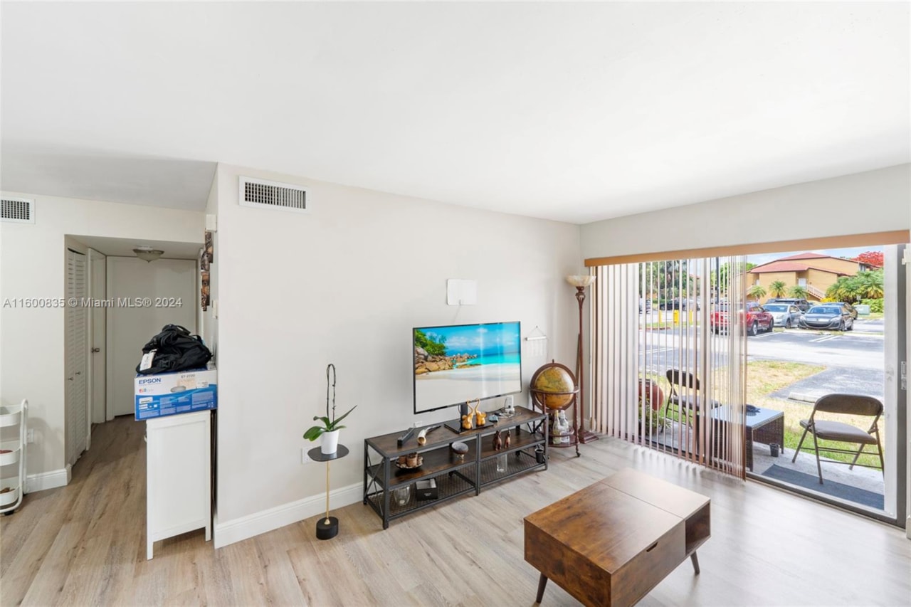 15630 SW 80th St #I-102 Miami, FL 33193 | MLS A11600835