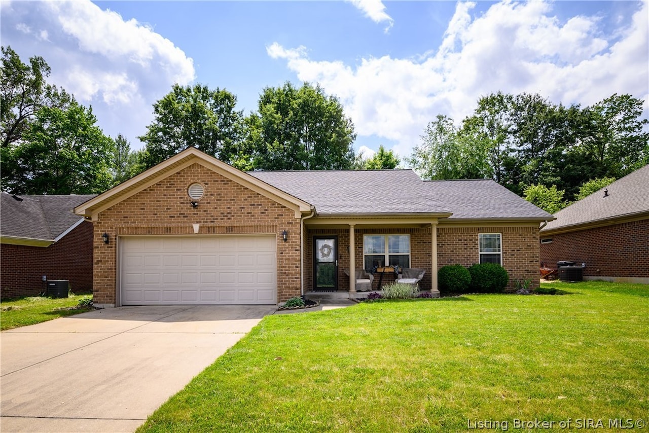 7046 Plum Creek Dr Sellersburg, IN 47172 | MLS 202407955