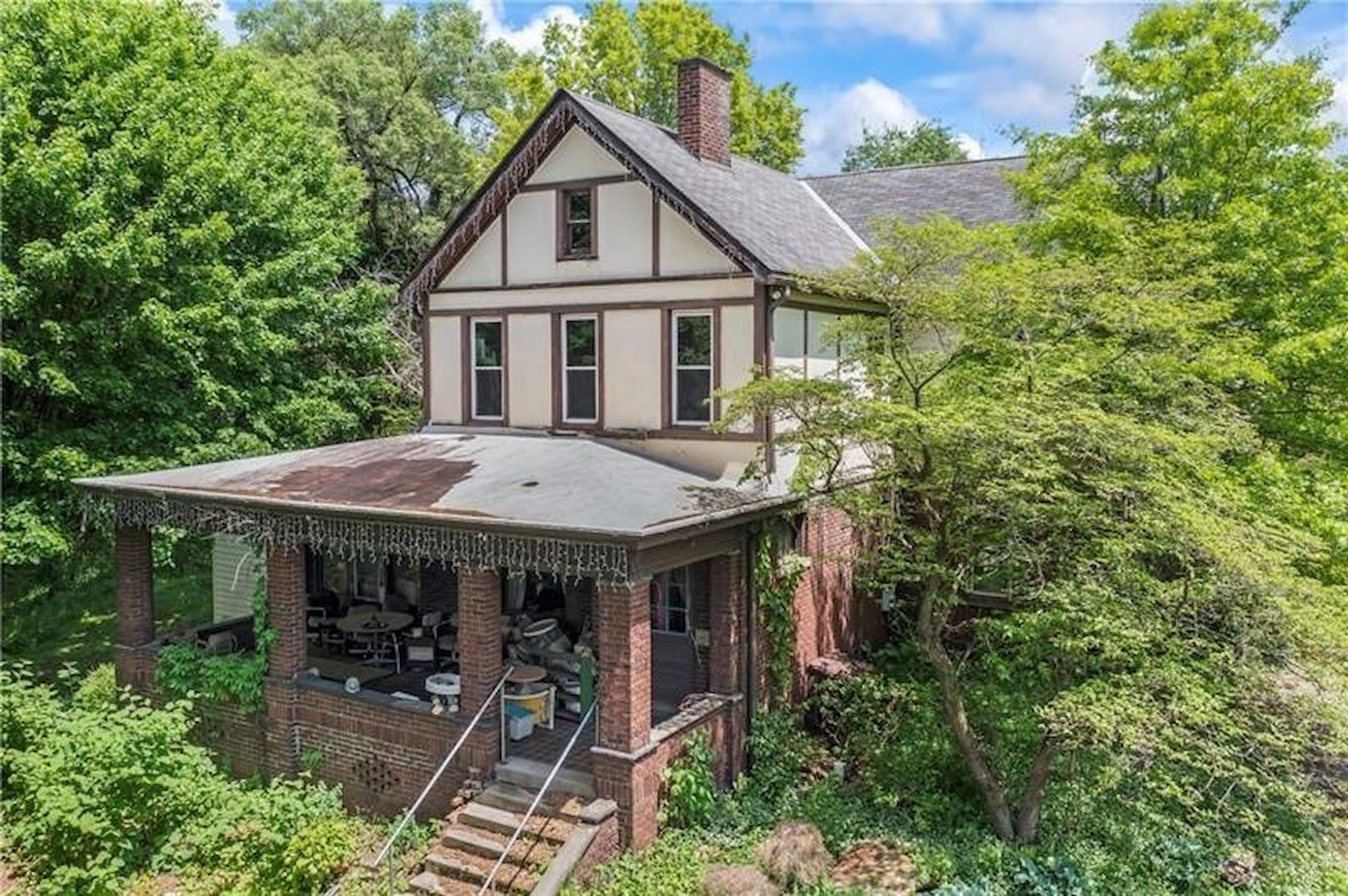 301 S Center New Stanton Westmoreland PA 15672 $234,500