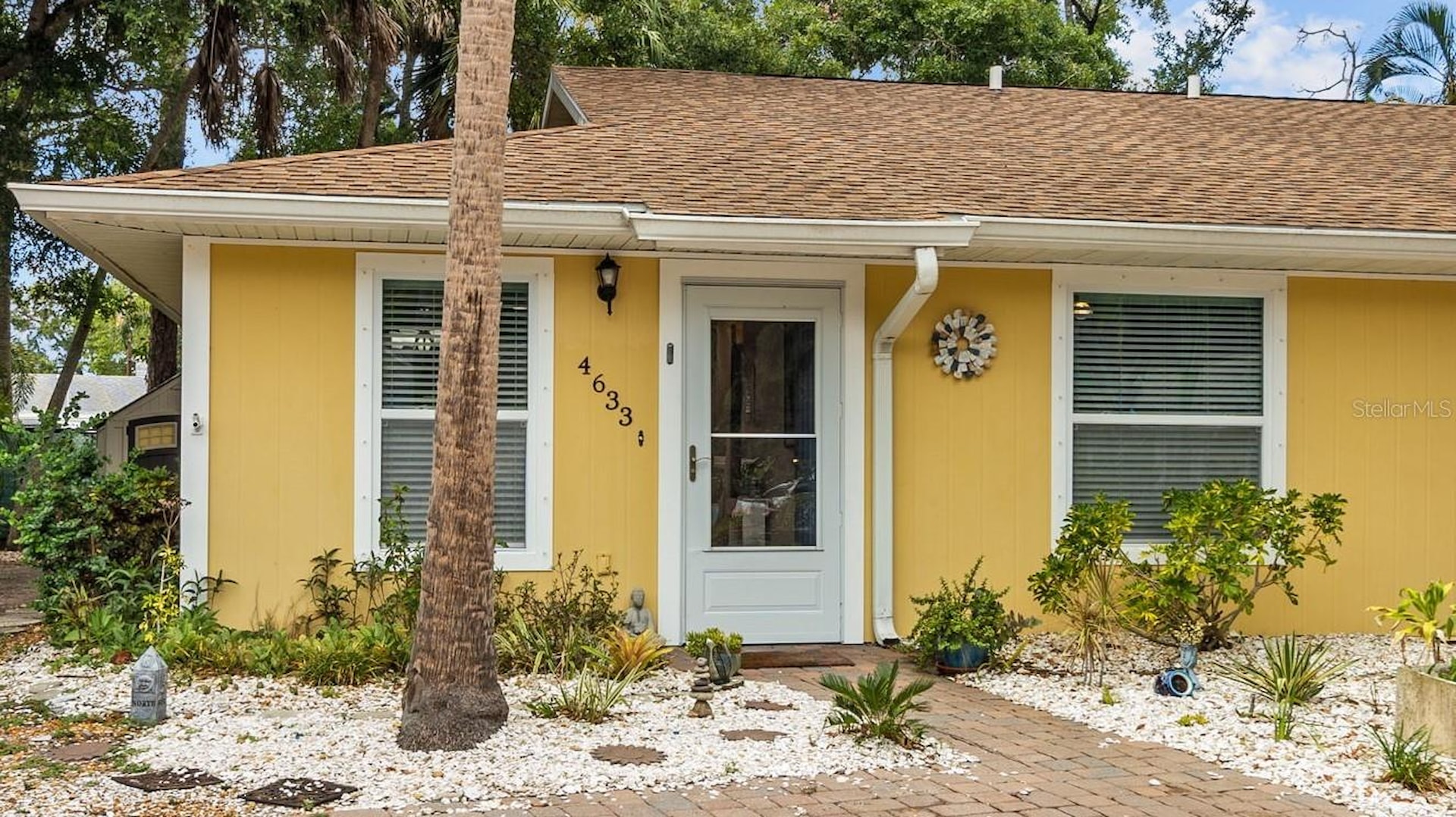 4633 Summerwind Dr #17 Sarasota, FL 34234 | MLS A4612240