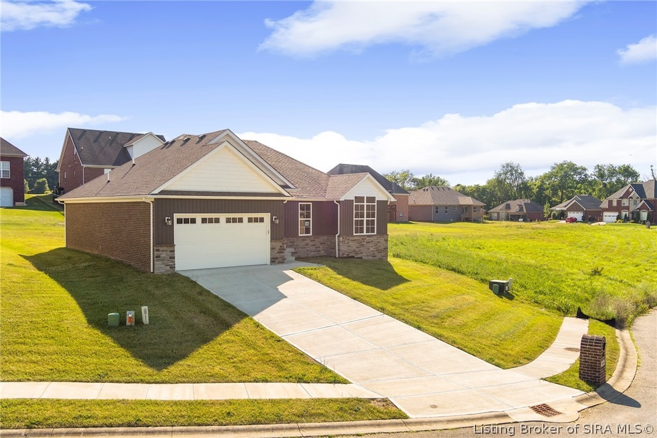 4428 Chickasawhaw Dr Sellersburg, IN 47172 | MLS 202408728