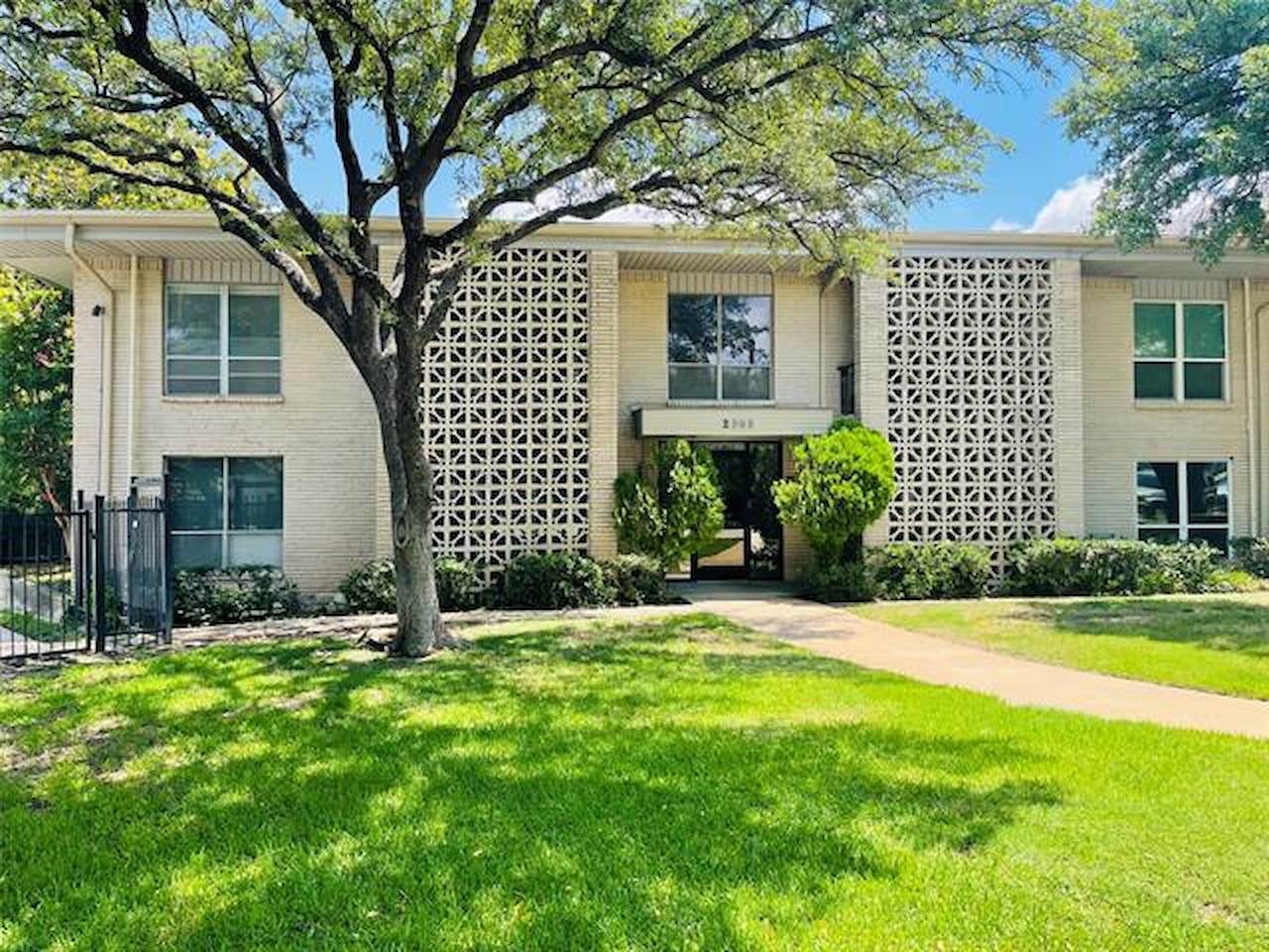 2303 Ridgmar Plaza #30, Fort Worth, TX 76116 | KnoxRE.com